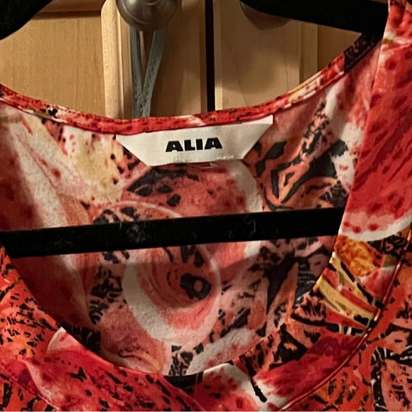 Alia | Tops | Alia Scoop Neck 34 Sleeve Blouse Size L Petite | Poshmark